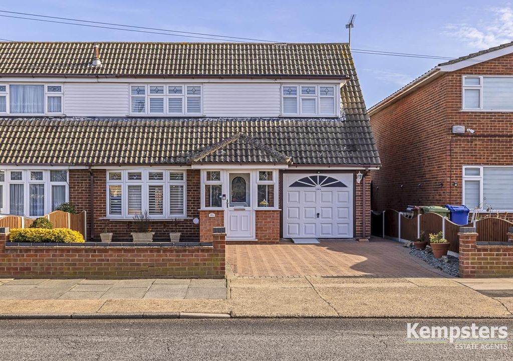 4 bed semi-detached house for sale in Blackshots Lane, Grays RM16 - Zoopla