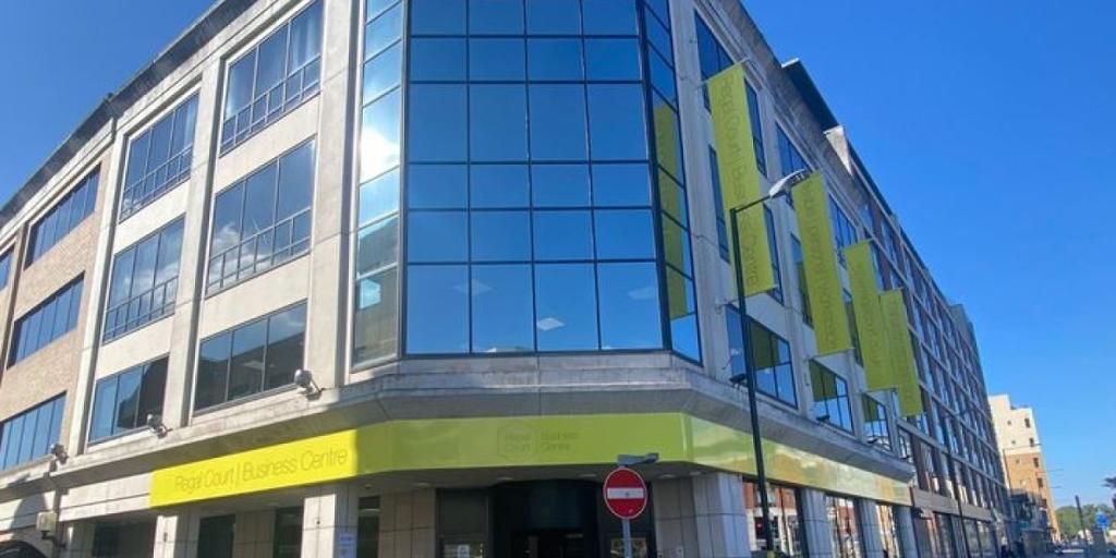 Serviced office to let in 42-44 High Street, Slough, Berks SL1, £6,000 ...