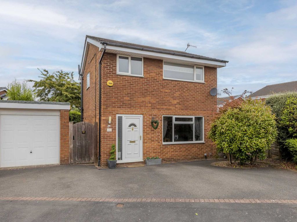 3 Bed Detached House For Sale In Biscay Grove Trentham Stoke On Trent