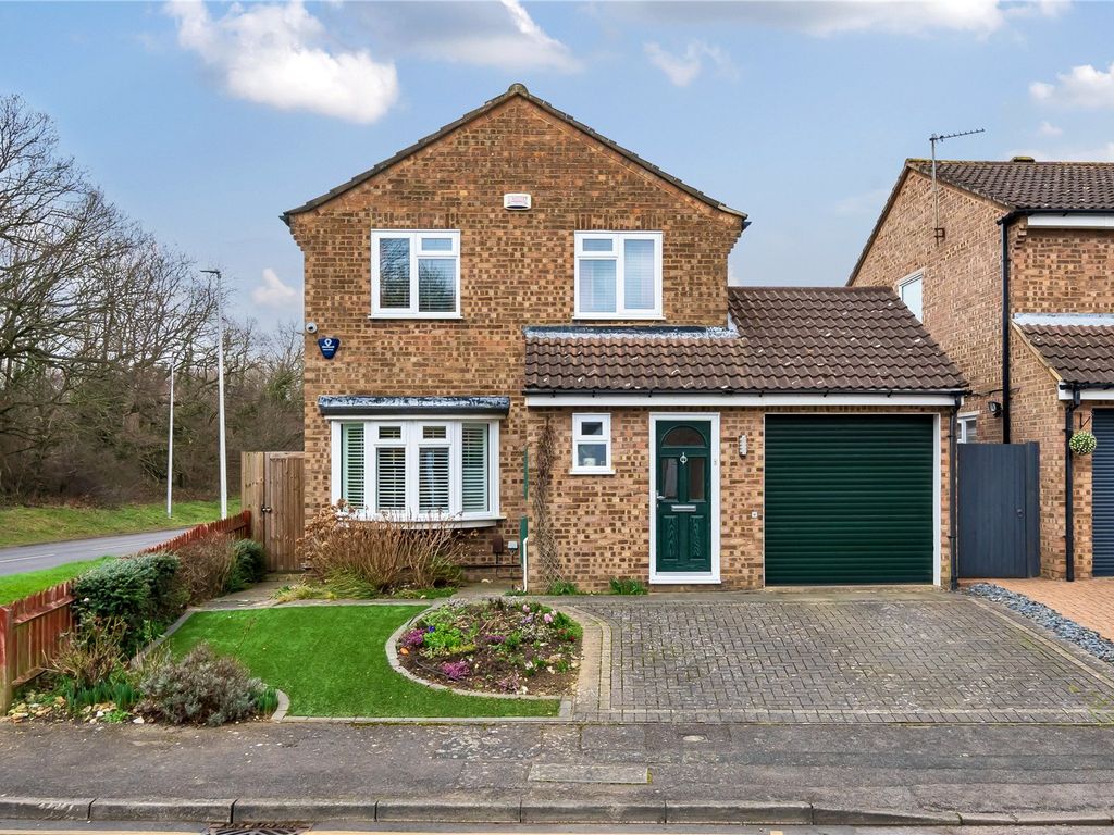 4 Bed Detached House For Sale In Kingston Crescent Chatham Kent Me5