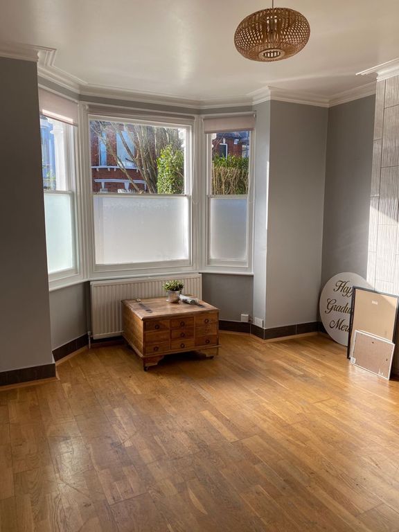 2 bed maisonette to rent in Roxwell Road, London W12, £2,400 pcm - Zoopla