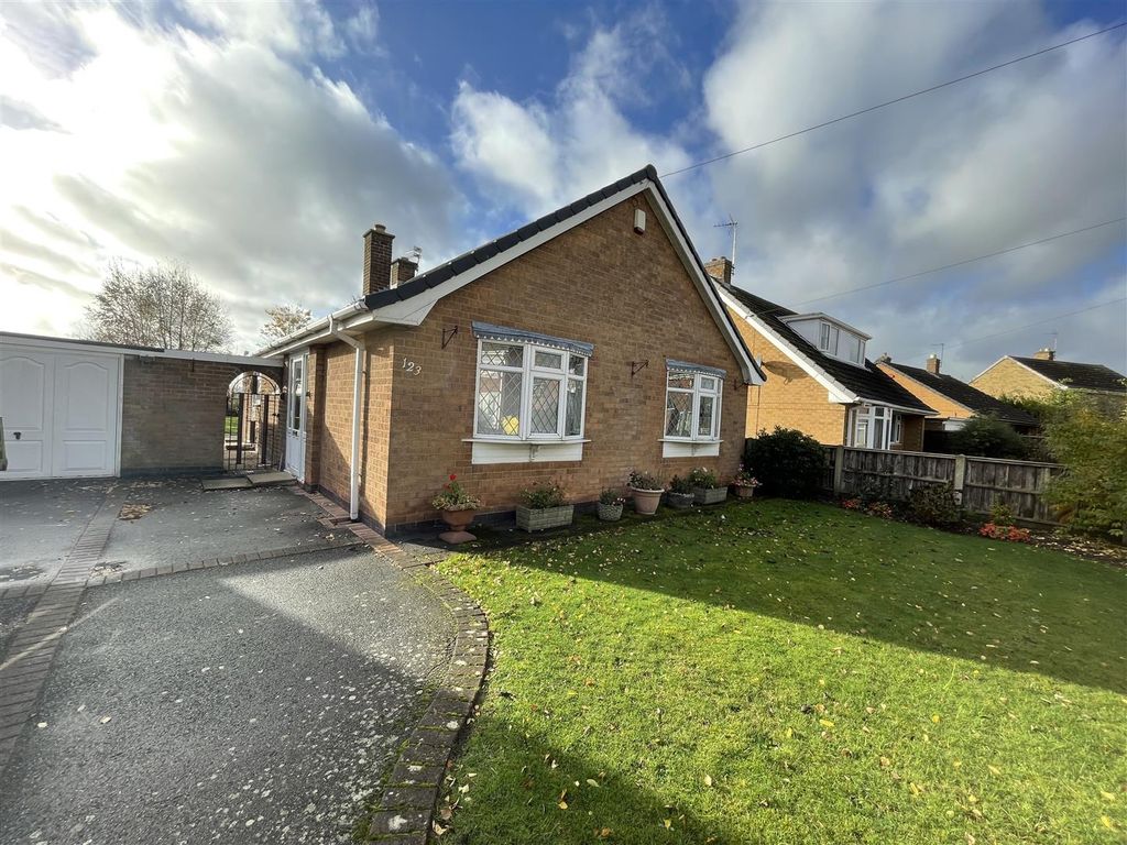 3 bed detached bungalow for sale in Grange Road, Newark NG24 - Zoopla