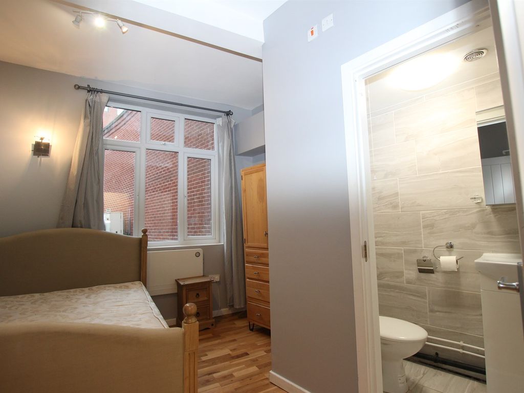 1 bed flat to rent in Long Row, Nottingham NG1, £585 pcm - Zoopla