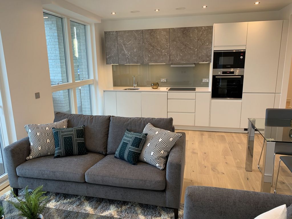 1 bed flat to rent in Duval House, Clapham Junction, London SW11, £ ...