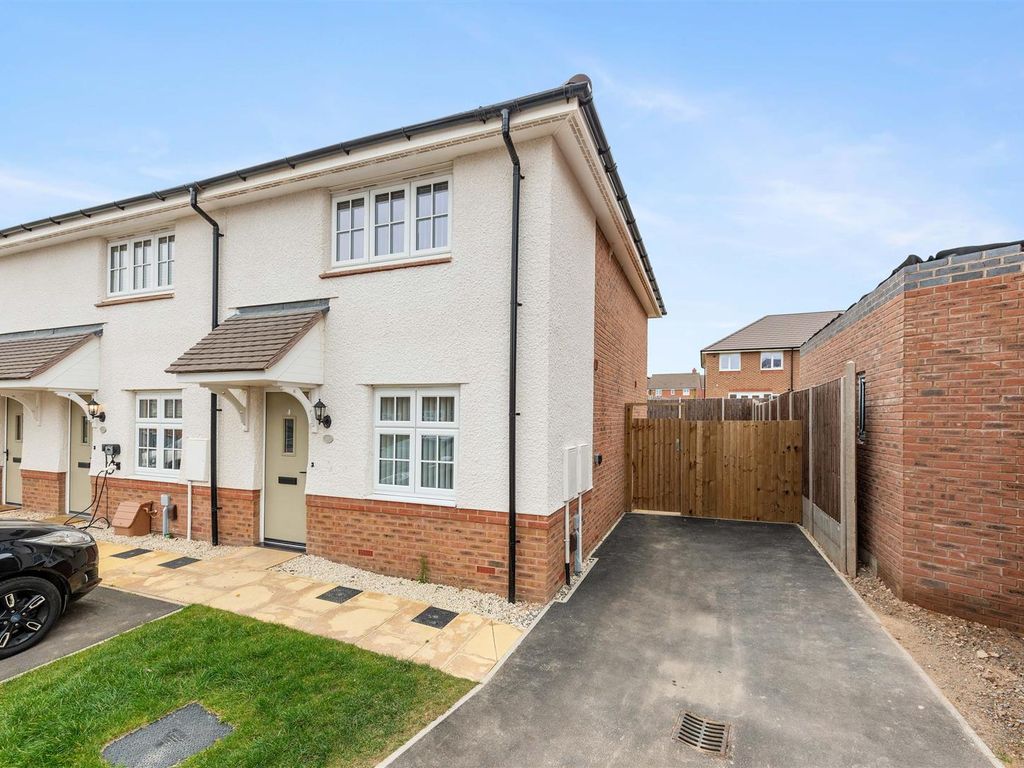 2 bed end terrace house to rent in Perrywood Way, Warwick CV34, £1,350 ...