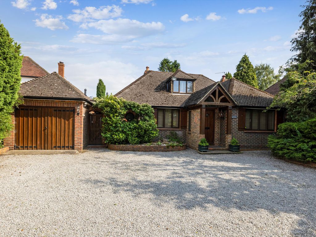 4 bed detached house for sale in Boughton Hall Avenue, Send, Woking ...