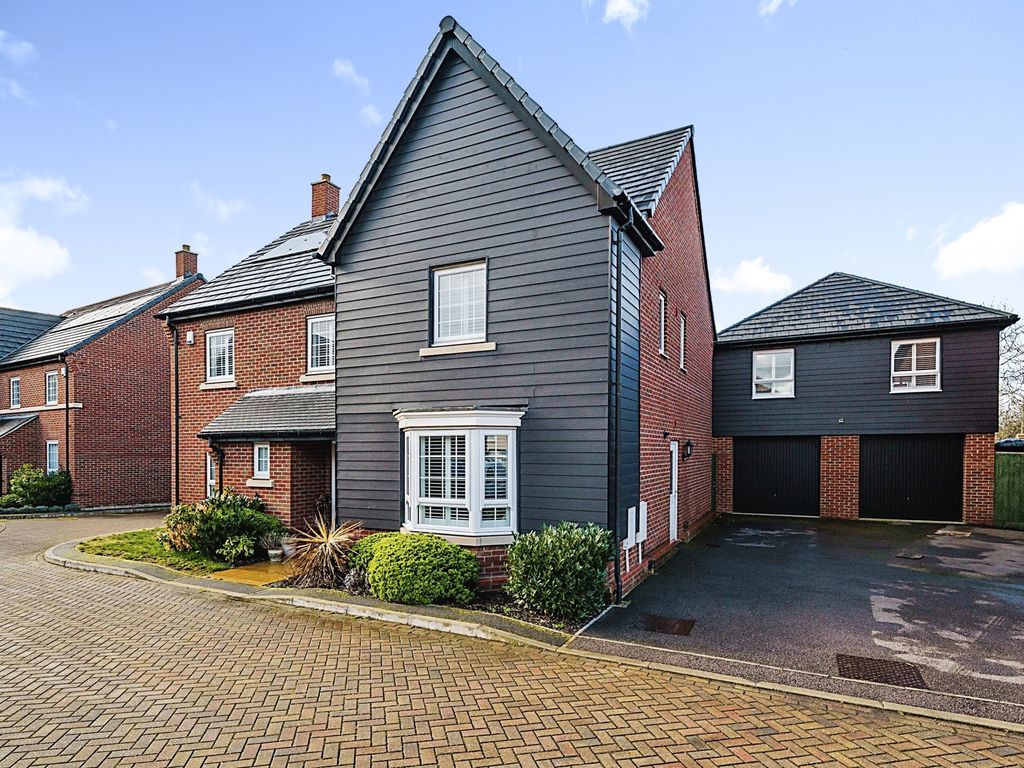 5 bed detached house for sale in Dellows Close, Elsenham, Bishop's ...