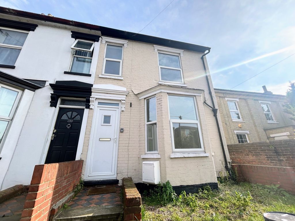 2 bed property to rent in Woodbridge Road, Ipswich IP4, £995 pcm - Zoopla