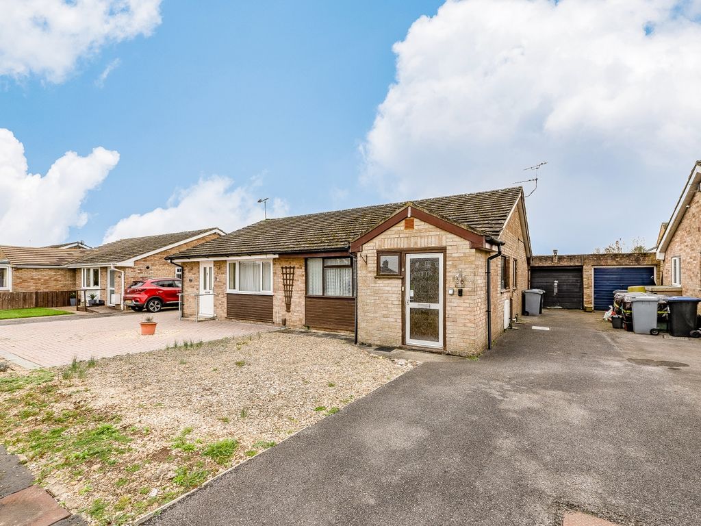 2 bed semi-detached bungalow for sale in Clarkston Road, Carterton ...