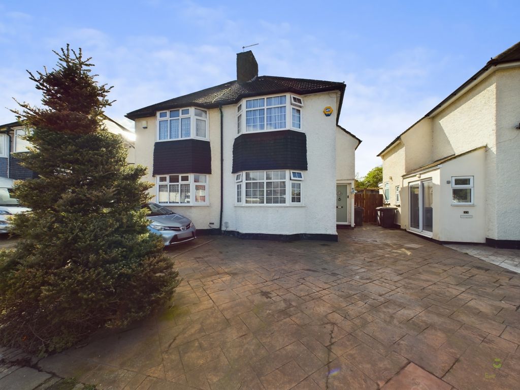 3 Bed Semi Detached House For Sale In Chatsworth Road Dartford Kent