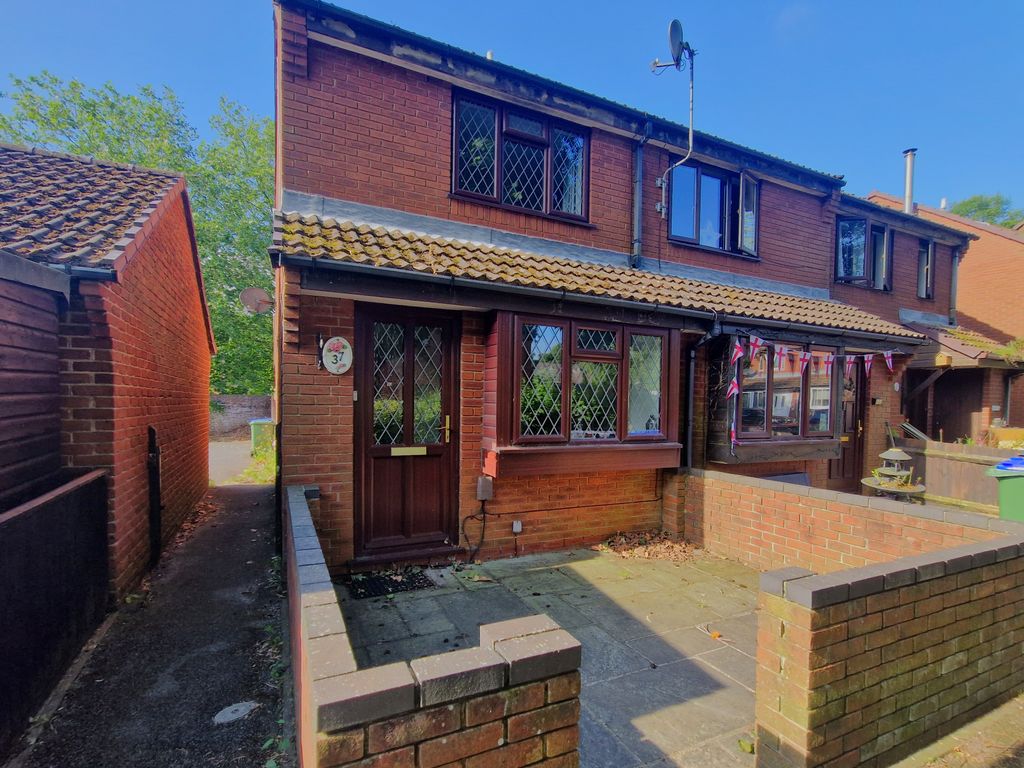 2 Bed End Terrace House To Rent In Course Park Crescent Fareham Po14