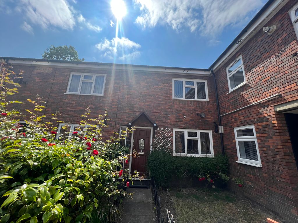 2 bed terraced house to rent in Ravensbourne Avenue, Bromley BR2 - Zoopla