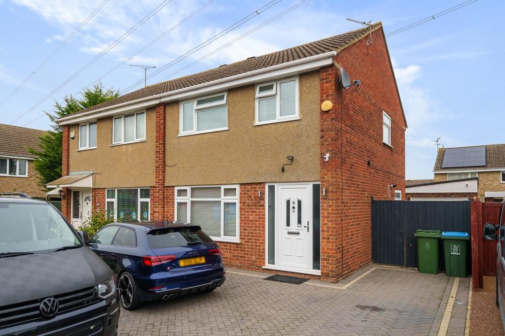 3 bed semi-detached house for sale in Aylesbury, Buckinghamshire HP19 ...