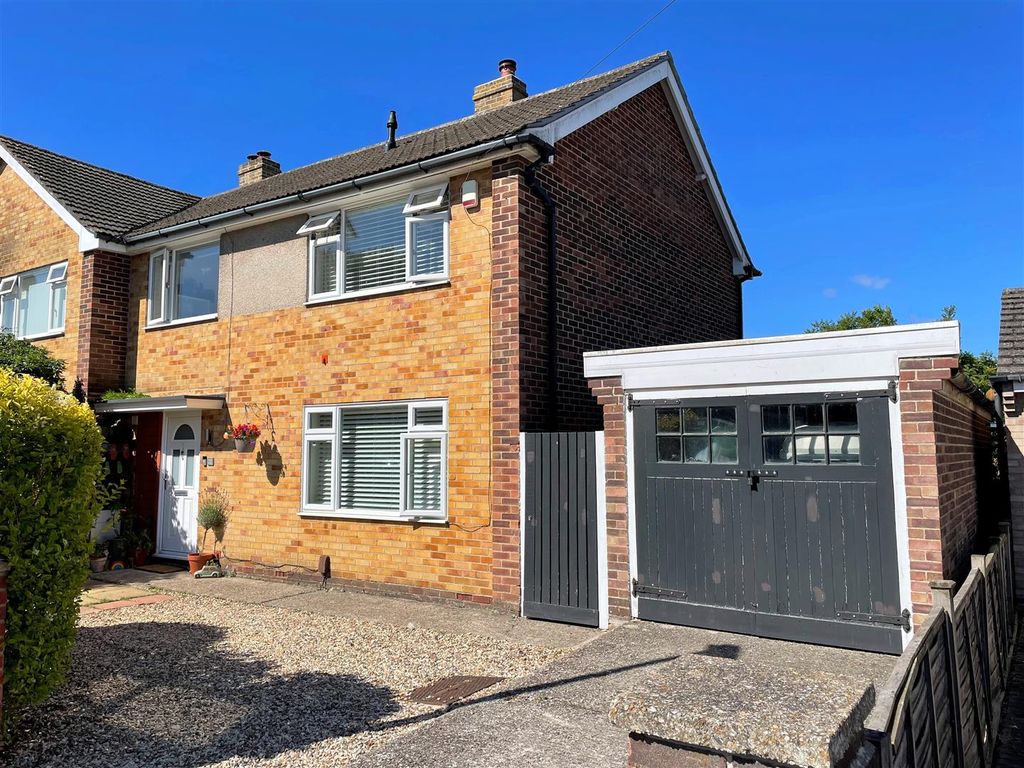 3 bed semi-detached house for sale in Charter Road, Newbury RG14 - Zoopla