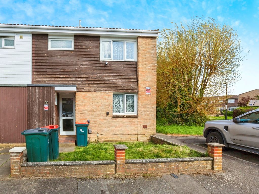 3 bed end terrace house for sale in Cowfold Close, Crawley RH11, £ ...