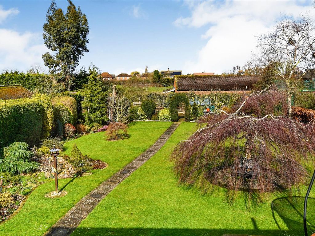 4 bed detached house for sale in Arnold Lane East, Long Riston, Hull ...