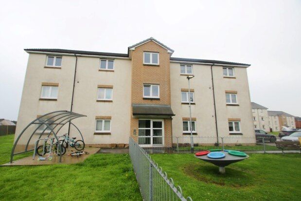 2 bed flat to rent in Merlin Way, Glasgow G77, £1,000 pcm - Zoopla