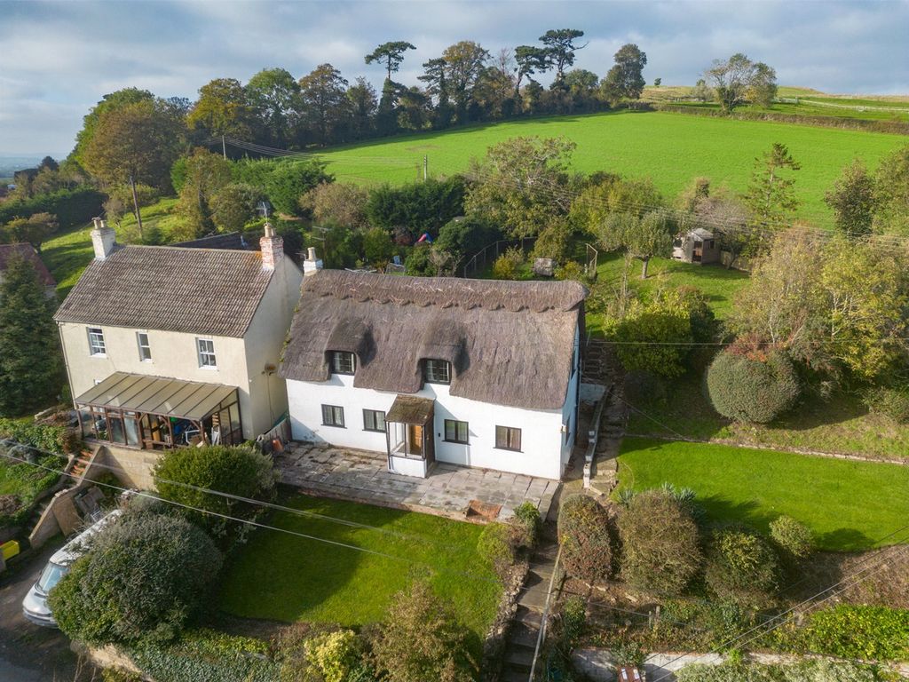 3 bed detached house for sale in Woolstone, Cheltenham, Gloucestershire ...