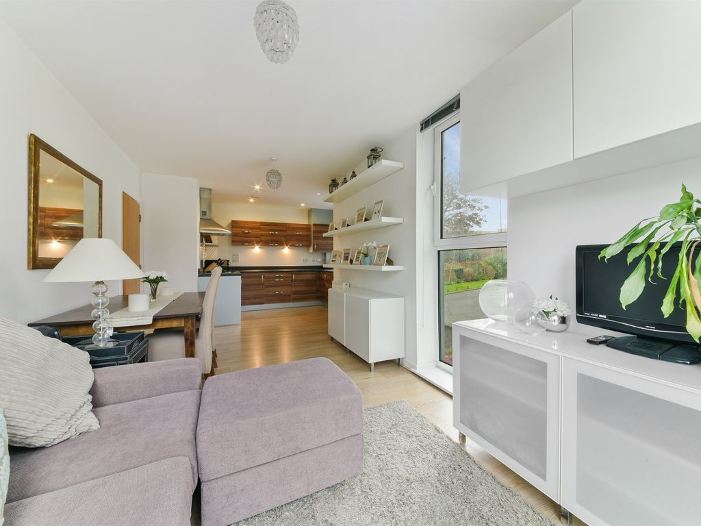 2 bed flat for sale in Norstead Place, London SW15, £375,000 - Zoopla