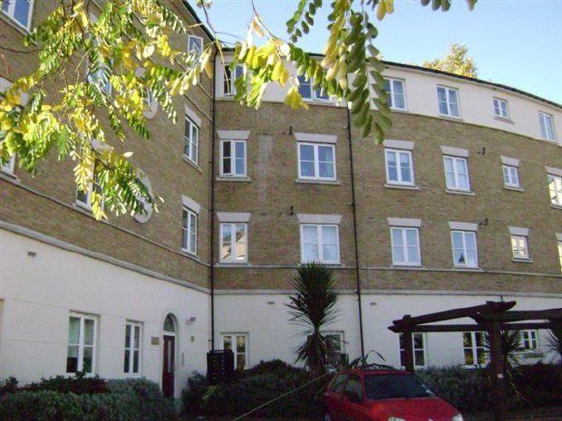 2 bed flat to rent in Hunter Court, 10 Herbert Mews SW2 - Zoopla