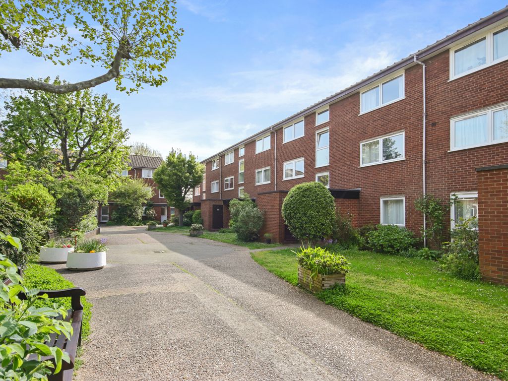 1 bed flat for sale in Regent Square, London E3, £290,000 - Zoopla