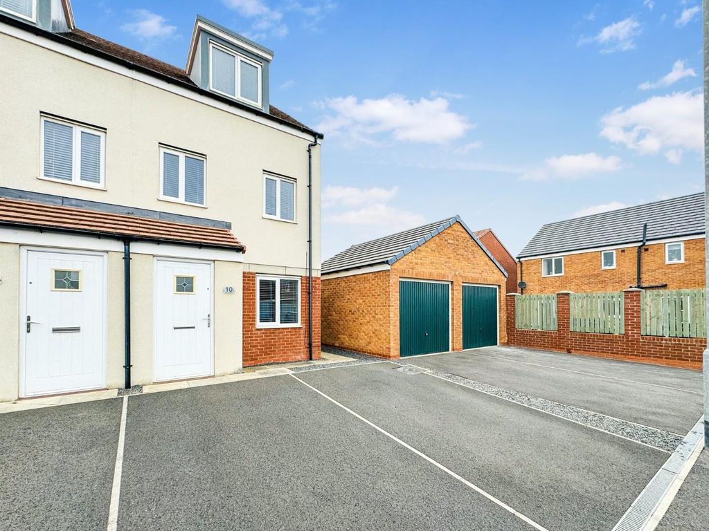 3 Bed Semi Detached House For Sale In Garnet Close Marine Point