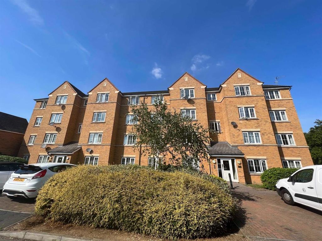 2 bed flat to rent in Henley Road, Bedford MK40 - Zoopla
