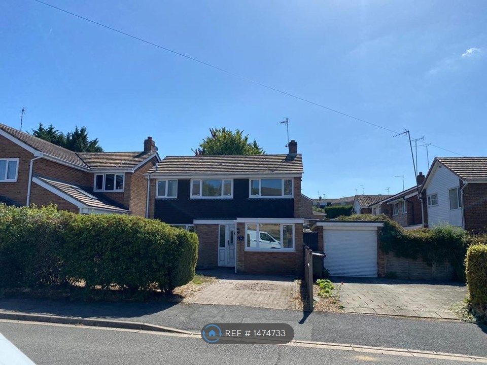 4 bed detached house to rent in Swallow Drive, Rushden NN10 - Zoopla