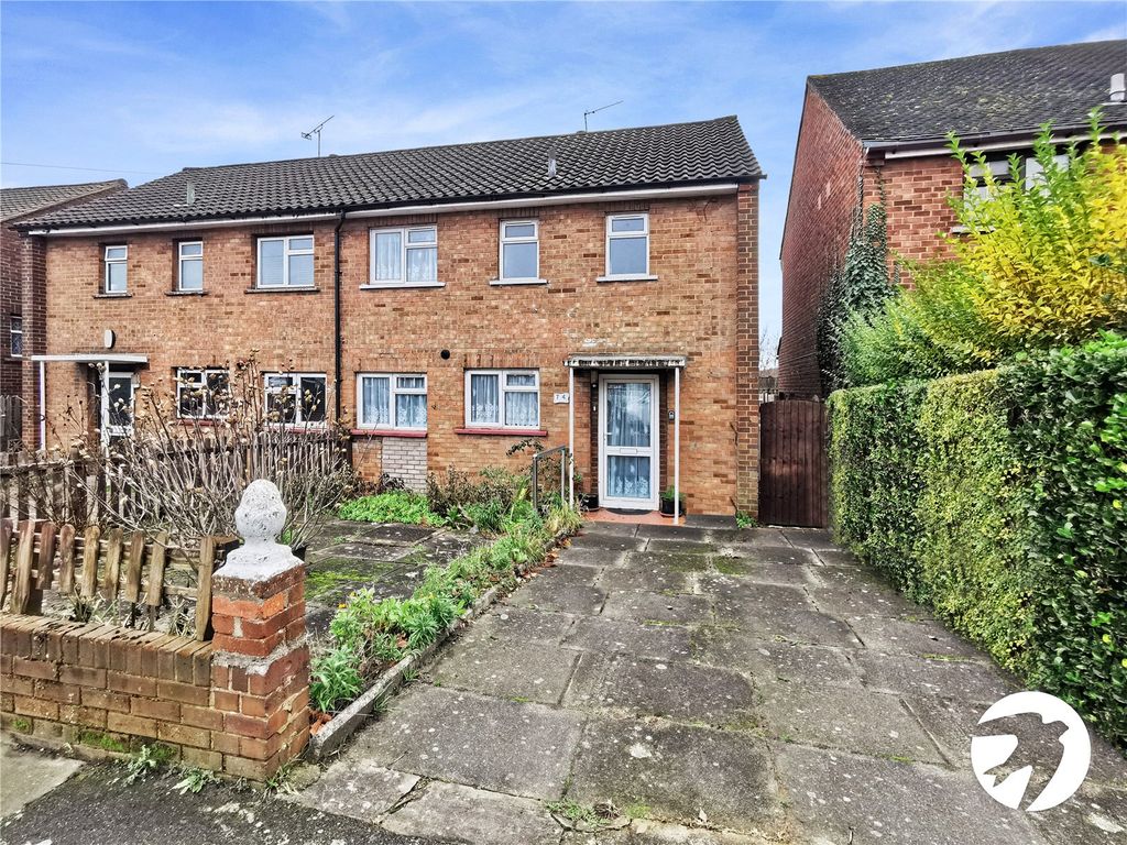 3 Bed Semi Detached House To Rent In Attlee Drive Dartford Kent Da1