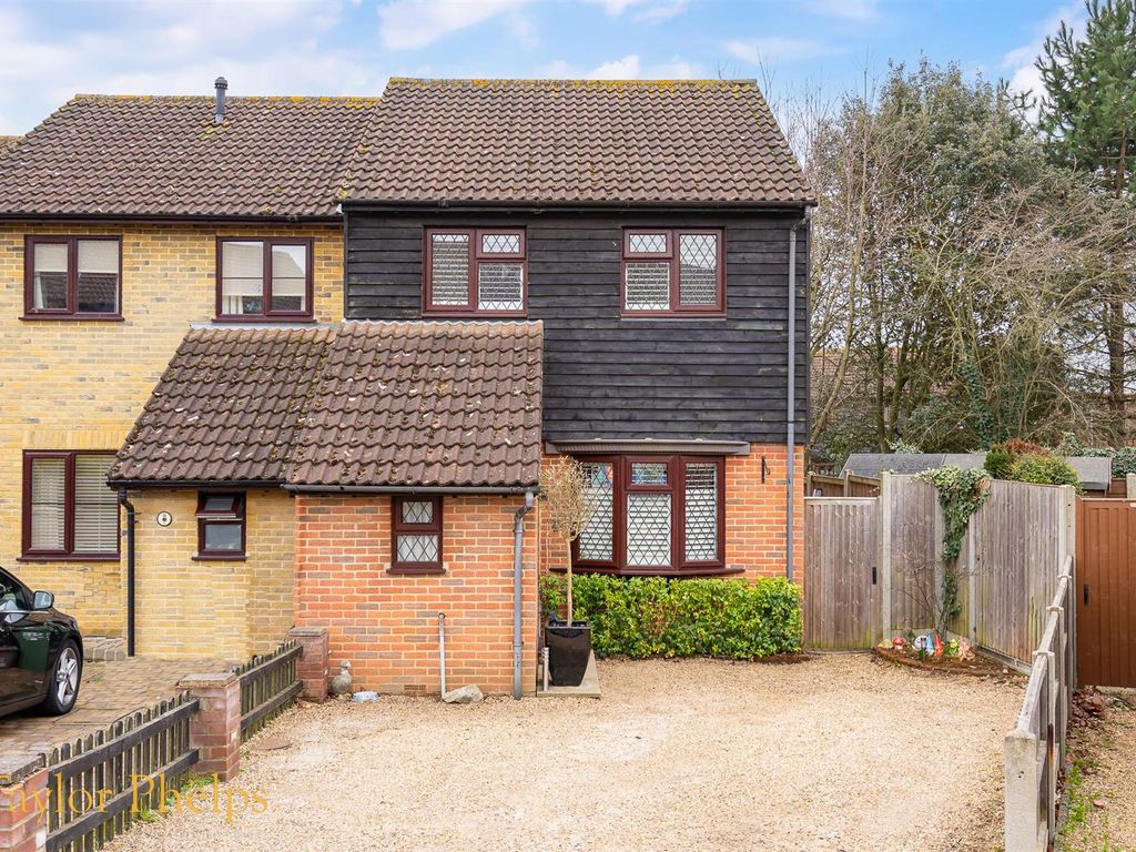 3 bed end terrace house for sale in Rumsley, Cheshunt, Waltham Cross ...