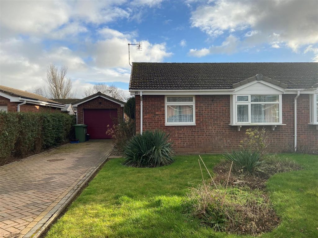 2 bed semi-detached bungalow to rent in Meadow Close, Wem, Shrewsbury ...