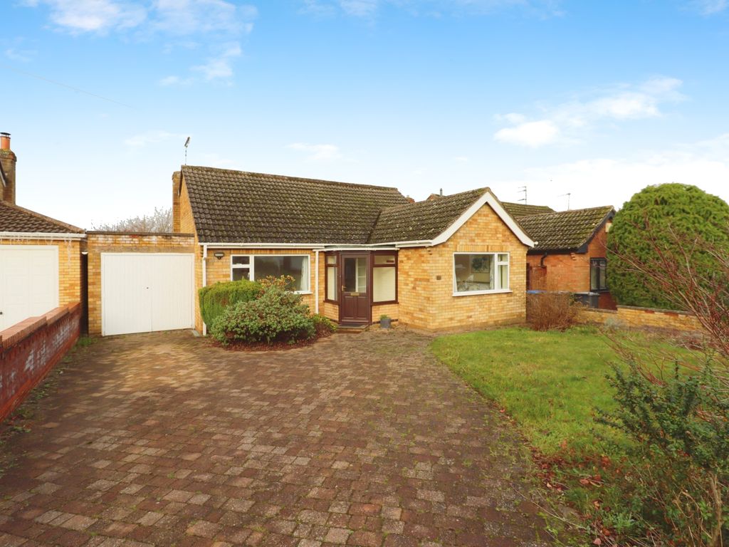 4 bed detached house for sale in Wordsworth Road, Rugby CV22, £375,000 ...