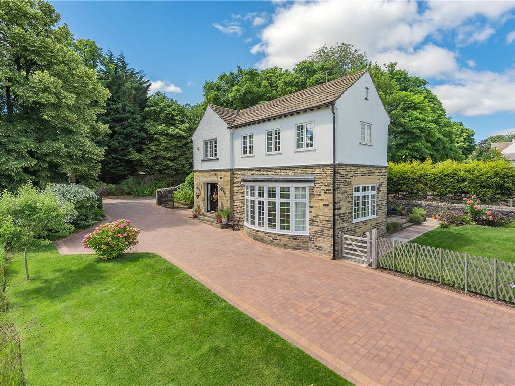5 Bed Detached House For Sale In Wadlands Lodge Priesthorpe Road