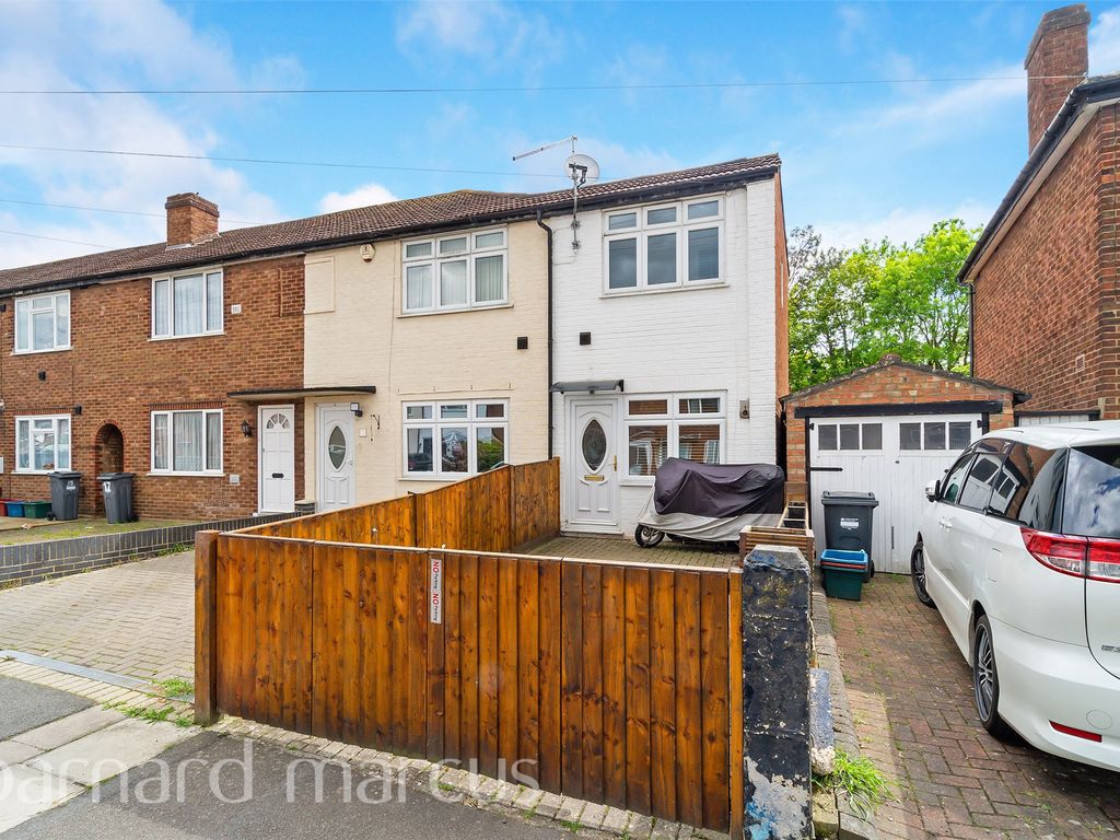 2 bed end terrace house for sale in Northumberland Crescent, Feltham ...