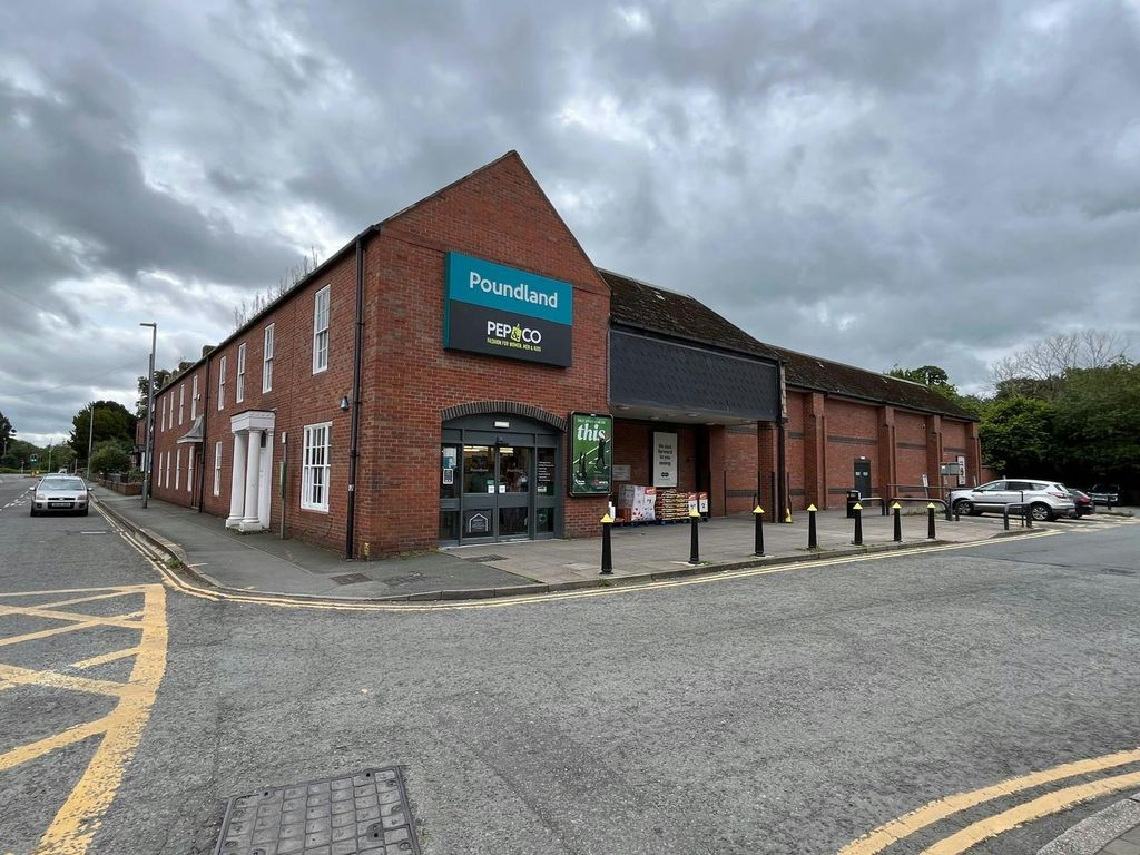 4 Berriew Street, Welshpool SY21, Retail premises to let, £60,000 pa ...
