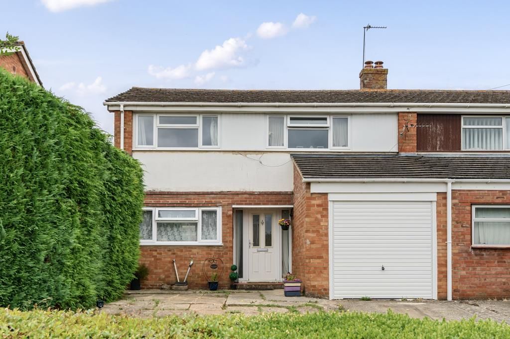 3 Bed Semi Detached House For Sale In Witney Oxfordshire Ox28 £