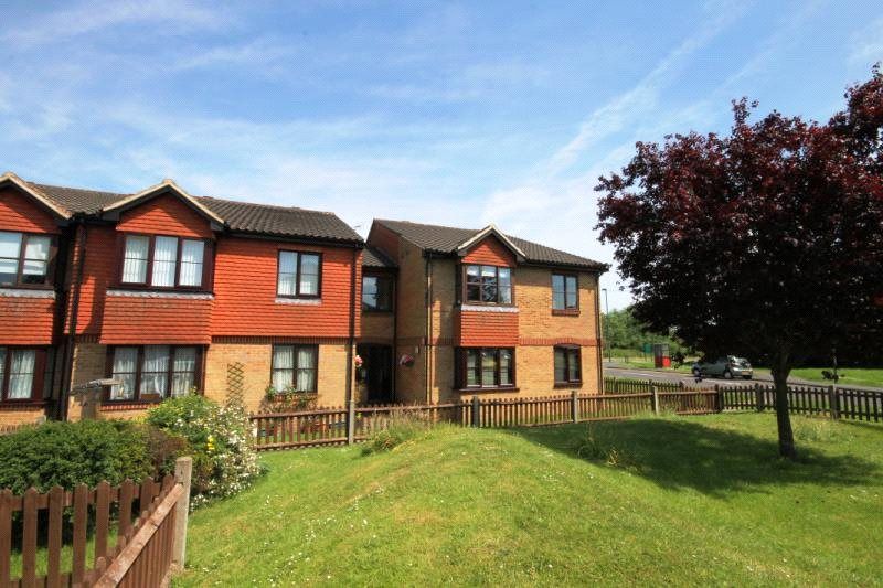 2 bed flat for sale in The Meadows, Chester Road, Ash GU12 - Zoopla