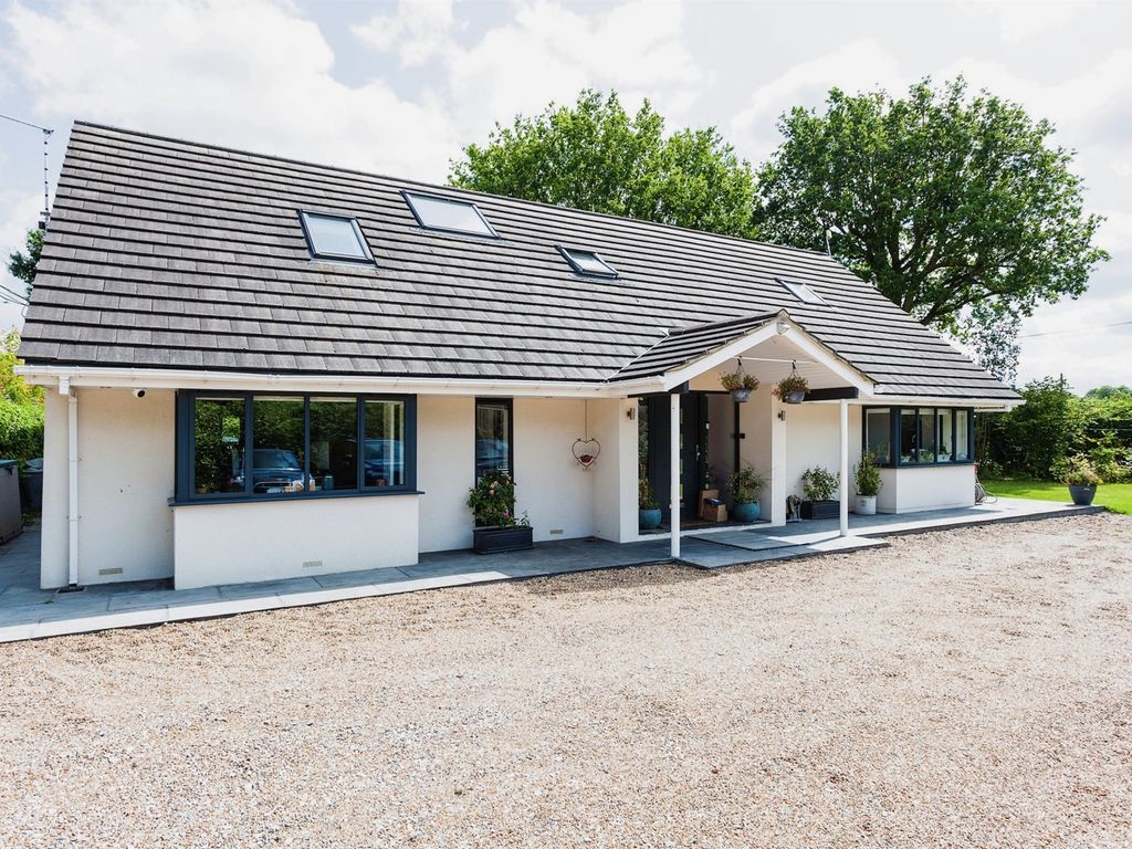 6 bed detached house for sale in Redehall Road, Smallfield, Horley RH6 ...