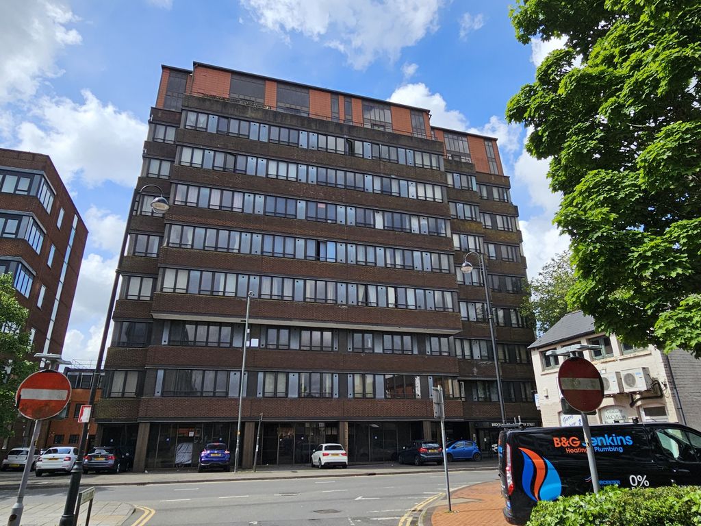 2 bed flat for sale in Flat 2, 1 Farnsby Street, Swindon, Wiltshire SN1 ...