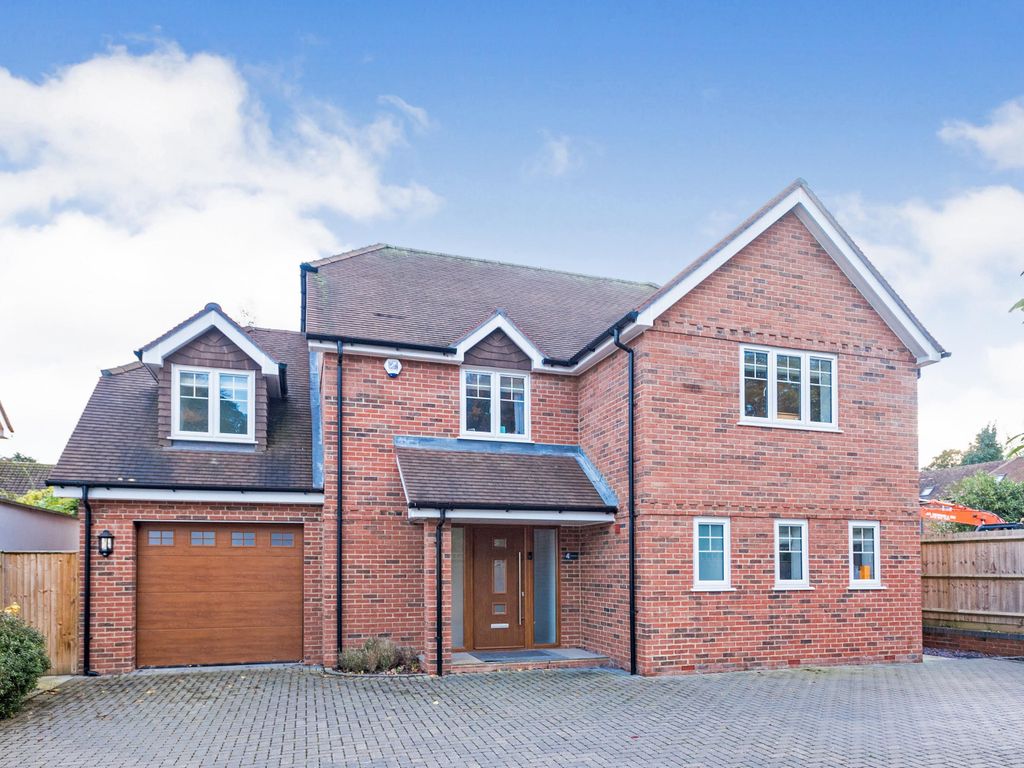 4 bed detached house for sale in Viables Lane, Basingstoke RG22 - Zoopla
