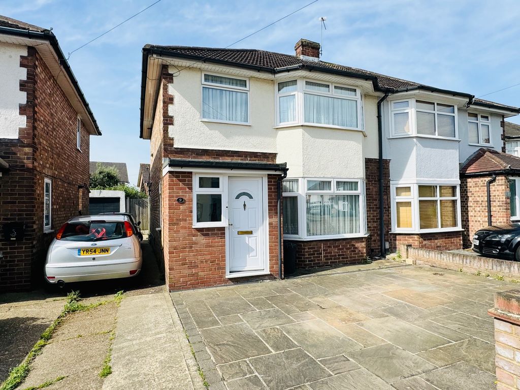 3 Bed Semi Detached House For Sale In Wells Gardens Rainham Essex