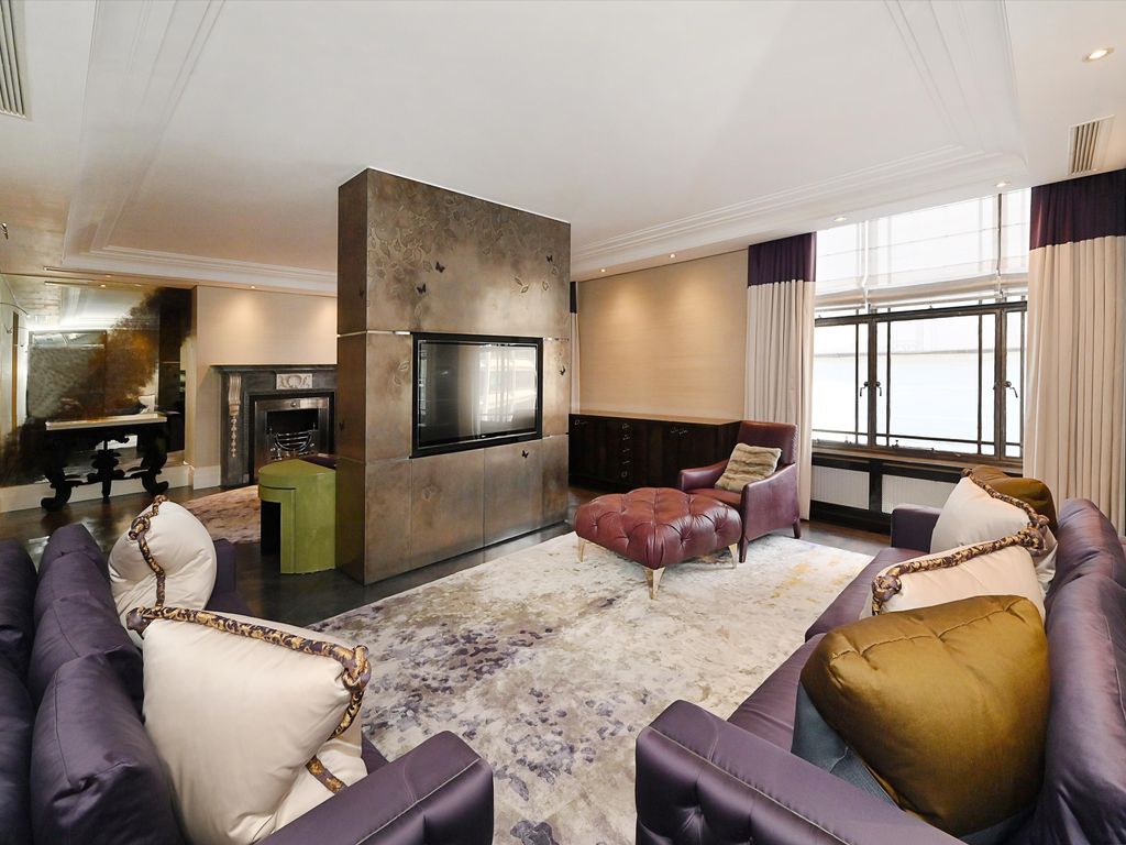 4 bed flat to rent in Arlington Street, St James's, London SW1A, £ ...
