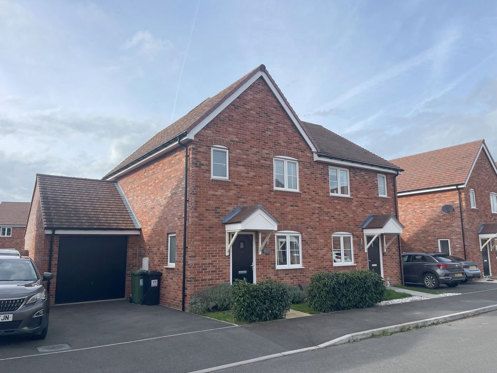 3 bed semi-detached house for sale in Queens Row, Grove OX12, £350,000 ...