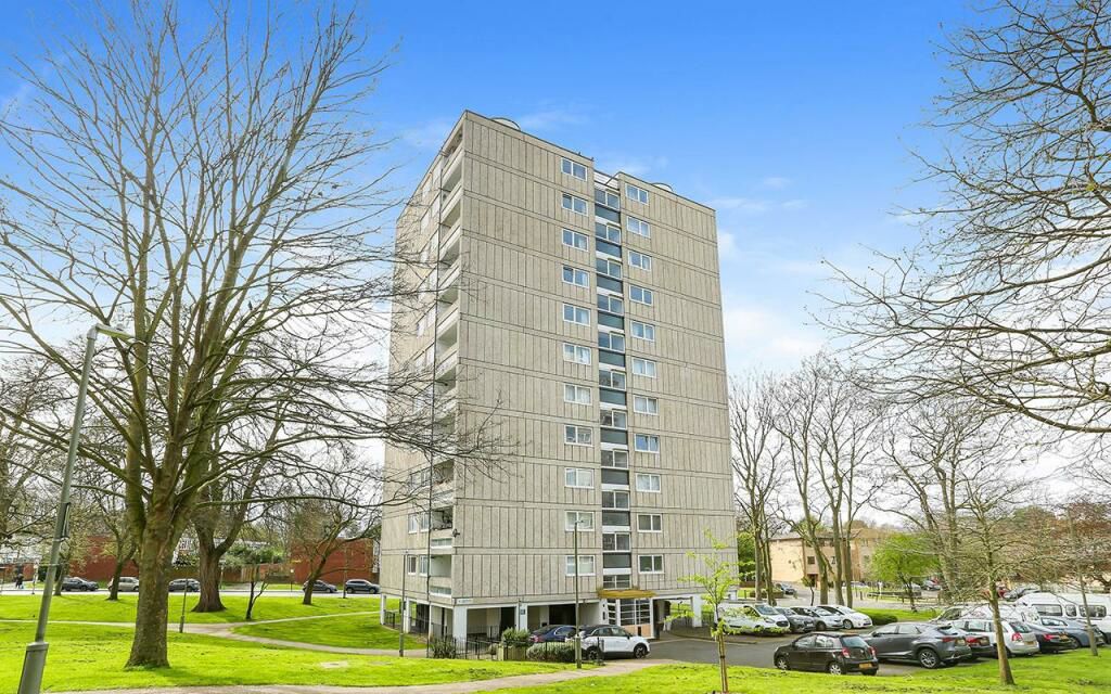 2 bed flat for sale in Tangley Grove, London SW15, £190,000 - Zoopla