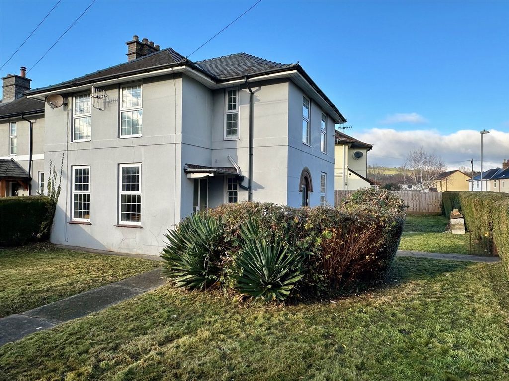 3 Bed End Terrace House For Sale In Trenewydd Brecon Powys Ld3 £