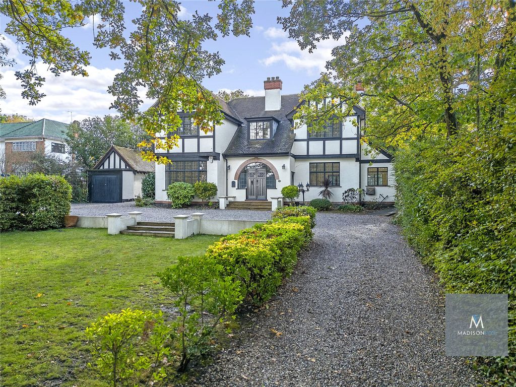 5 bed detached house to rent in Manor Road, Chigwell, Essex IG7, £4,250 ...