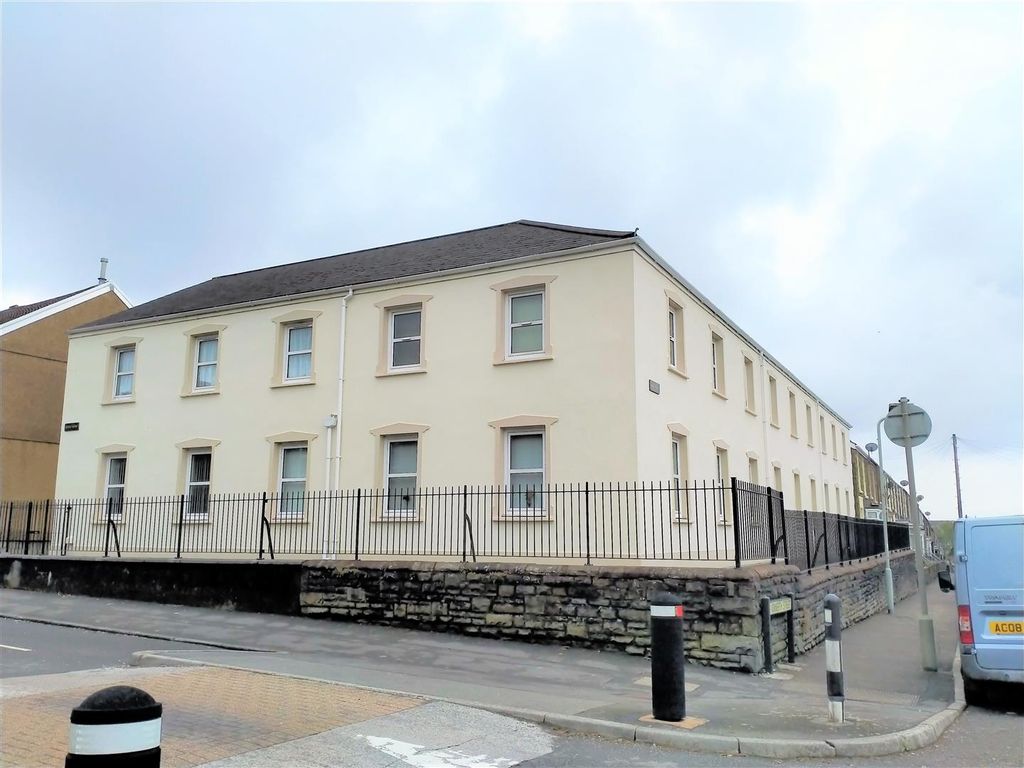 2 bed flat for sale in Cwrt Bethel, Manselton, Swansea SA5 - Zoopla