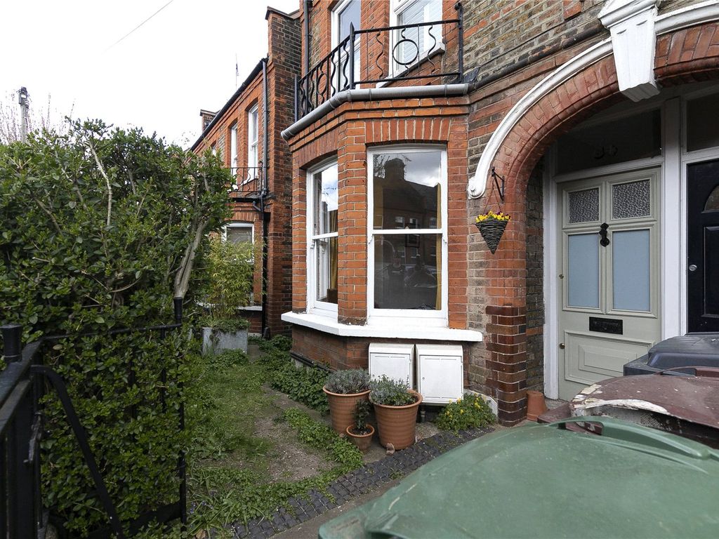 2 bed flat for sale in Mersey Road, London E17, £500,000 - Zoopla