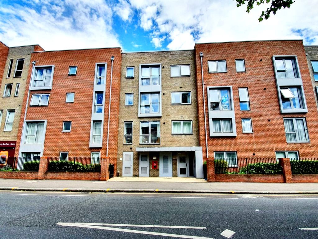 1 bed flat to rent in Brennan House, High Road, Leyton E10, £1,475 pcm ...