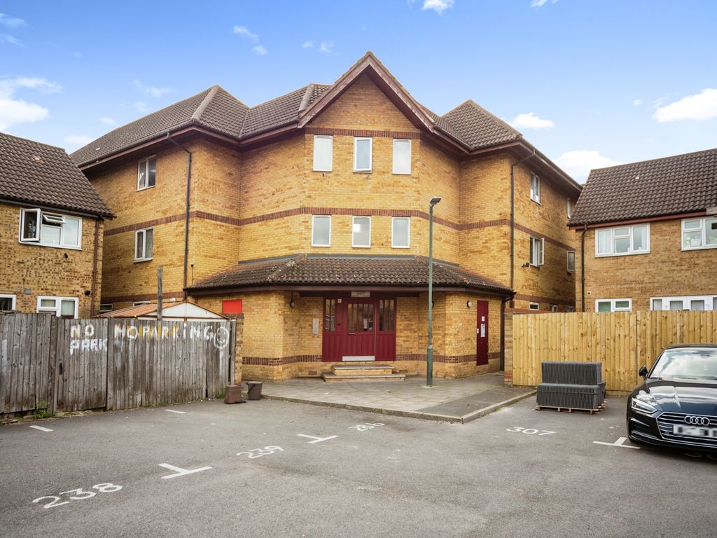 2 bed flat for sale in Cook Square, Erith DA8 - Zoopla